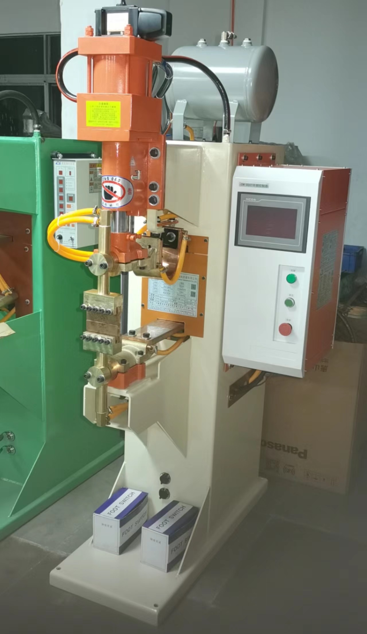 Intermediate frequency row welding For stainless steel mesh